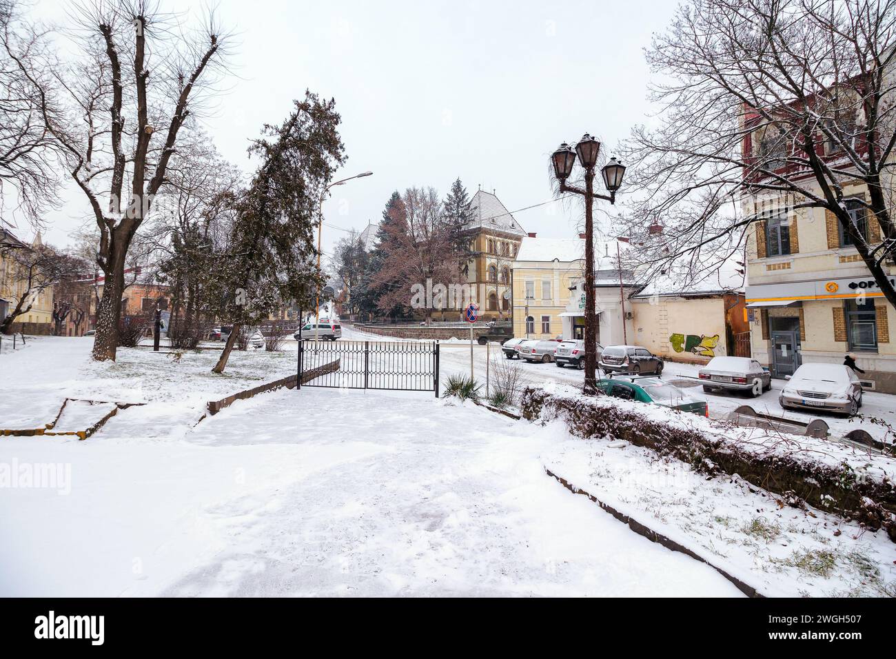 Building snow winter cold climate hi-res stock photography and images ...