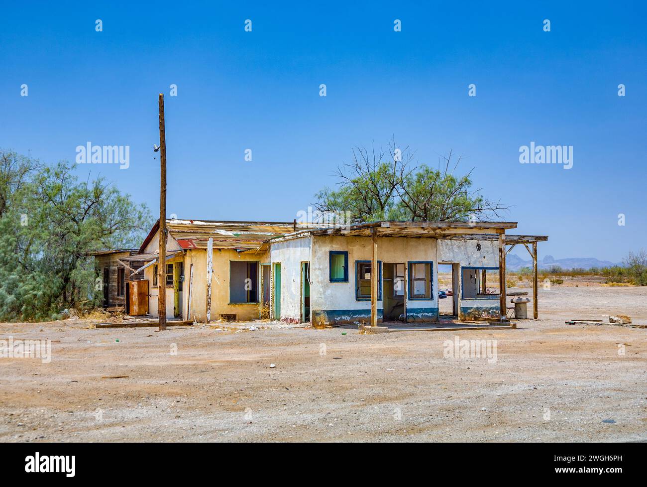 Rotten house hi-res stock photography and images - Alamy