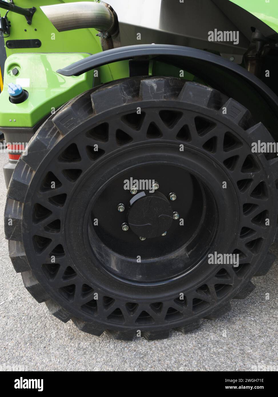 heavy duty tire on a earth moving machine Stock Photo - Alamy