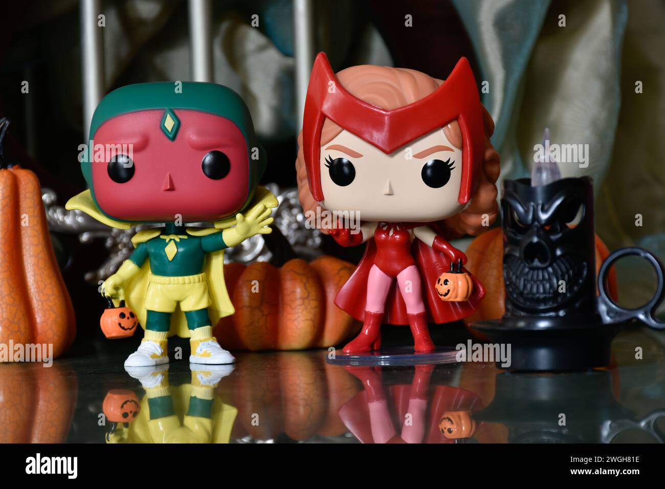 Scarlet witch marvel hi-res stock photography and images - Alamy