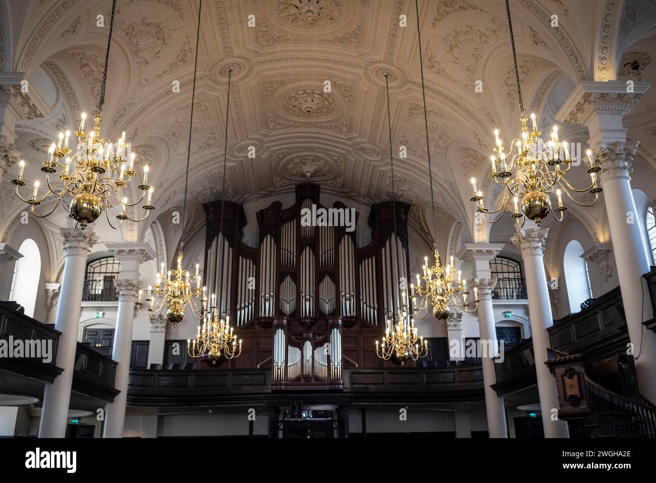 Church organ, St Martin-in-the-Fields church, interior, London, England ...