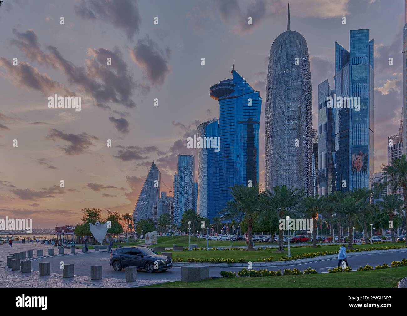 Doha qatar skyline sunset hi-res stock photography and images - Alamy