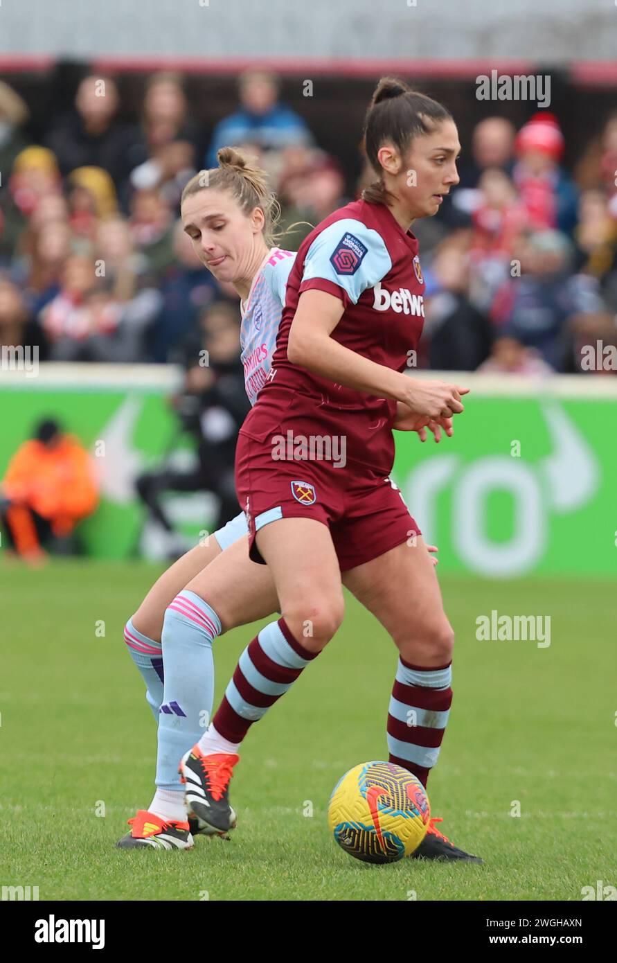 DAGENHAM, ENGLAND - FEBRUARY 04: Amber Tysiak of West Ham United WFC in ...