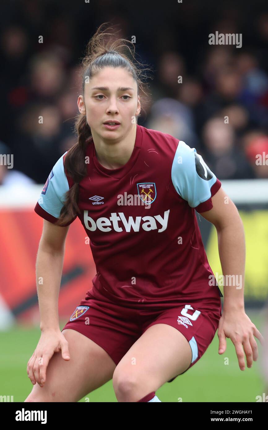 DAGENHAM, ENGLAND - FEBRUARY 04: Amber Tysiak of West Ham United WFC in action during Barclays ...