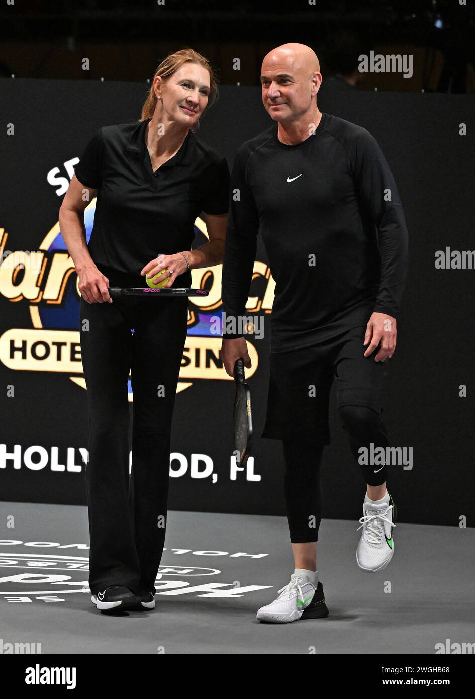 HOLLYWOOD FL - FEBRUARY 04: Andre Agassi and Steffi Graff play during ...