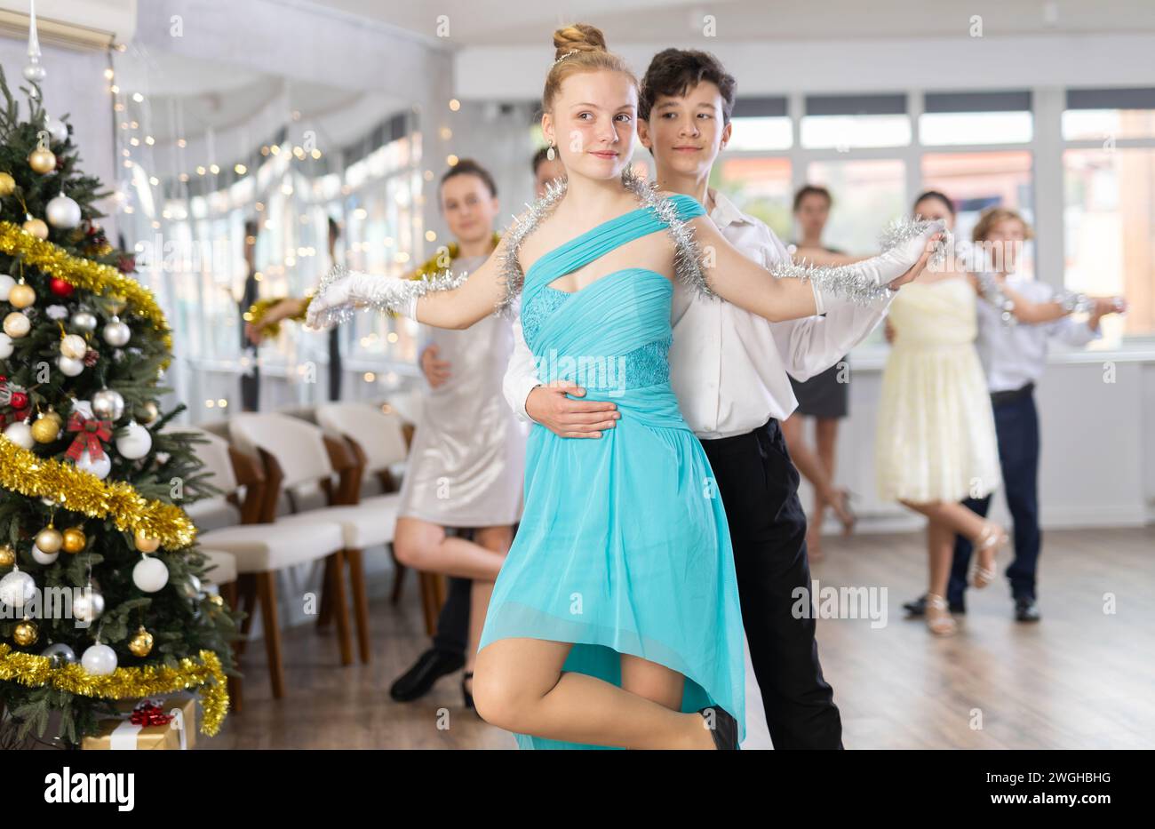 Kids learning new dance step hi-res stock photography and images - Alamy
