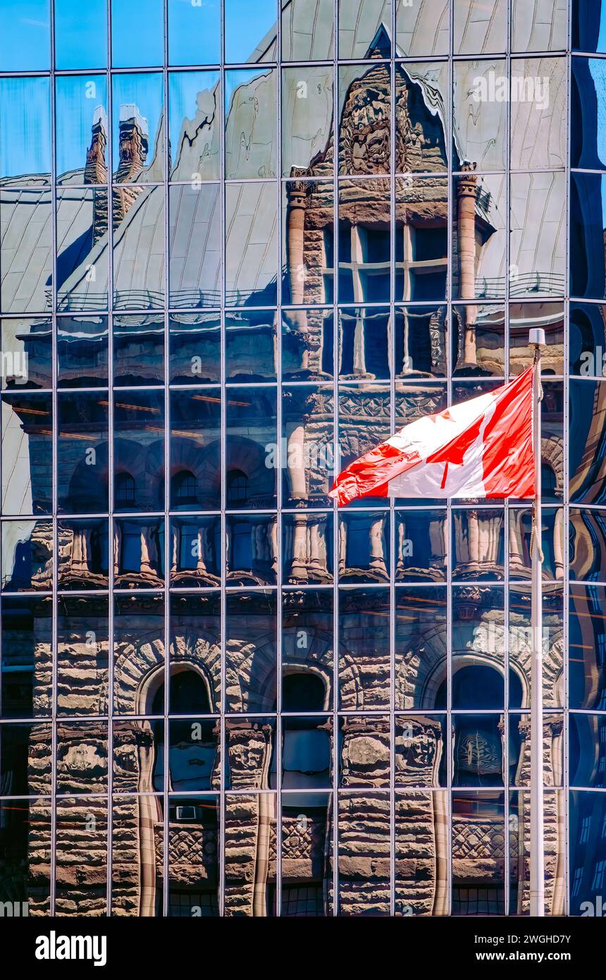 City flag toronto hall hi-res stock photography and images - Alamy