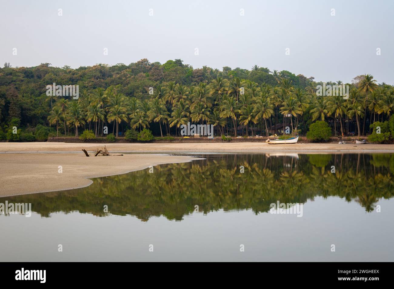India goa beach landscape hi-res stock photography and images - Alamy