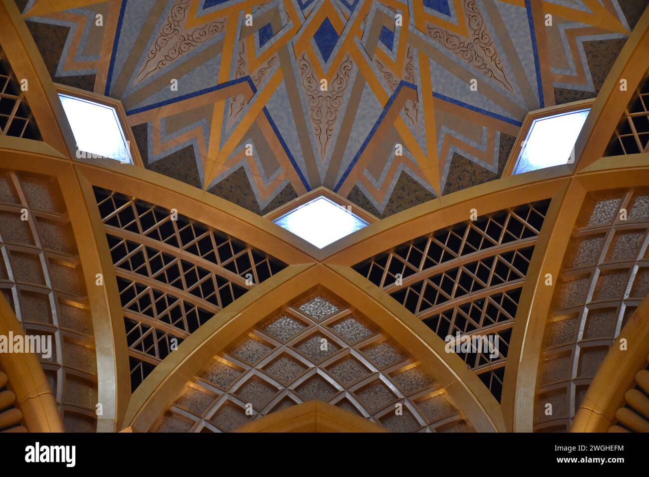 Emirates Palace from the inside, Abu Dhabi (UAE Stock Photo - Alamy