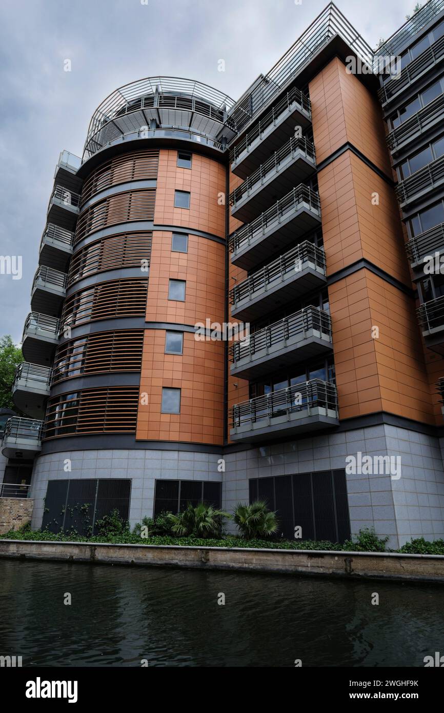 Atrium apartments architecture hi-res stock photography and images - Alamy
