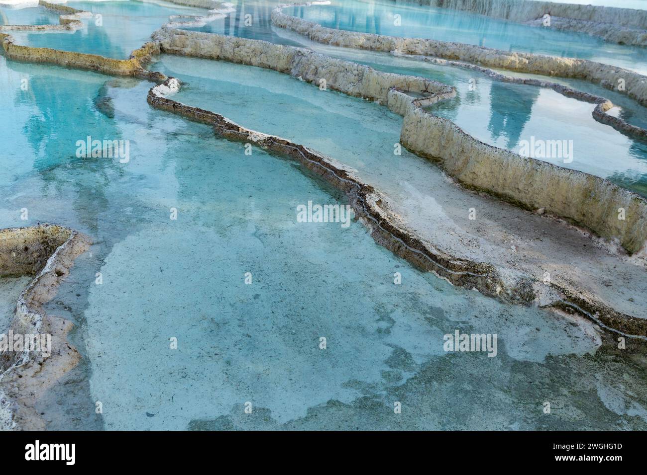 Natural travertine terraces with hot springs in Pamukkale, Turkey Stock ...