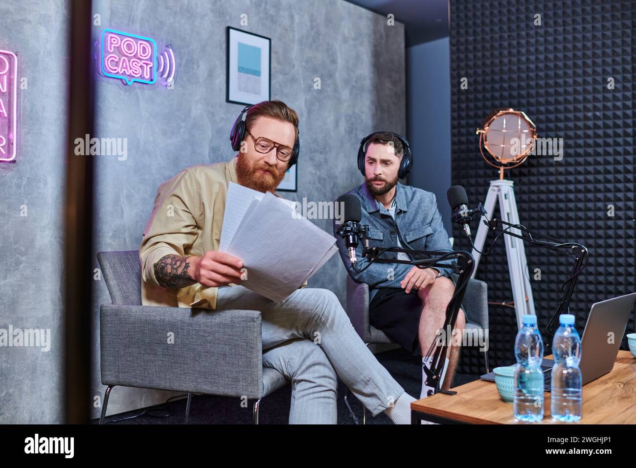 Working guest hi-res stock photography and images - Alamy