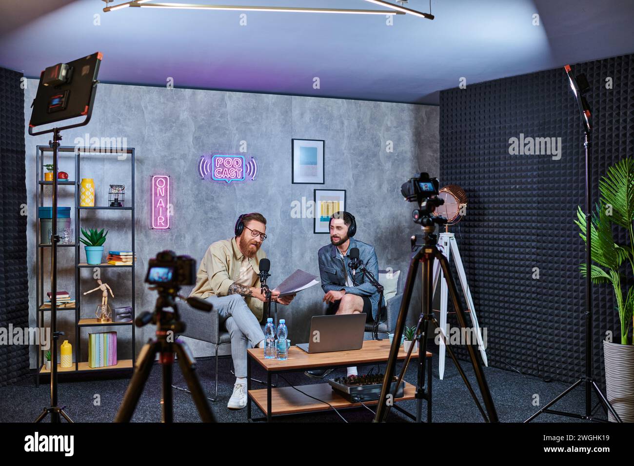 Host camera guest hi-res stock photography and images - Alamy