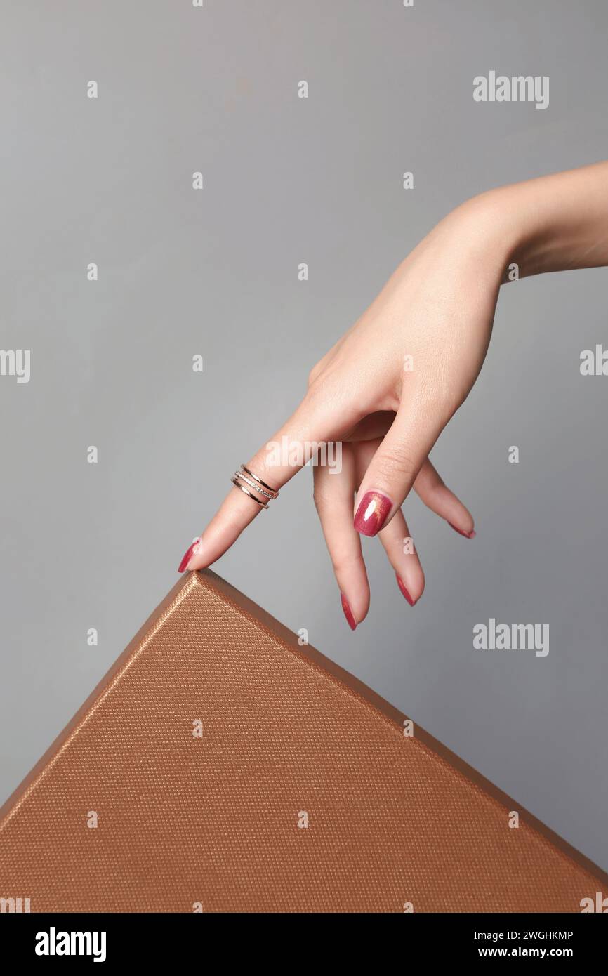 Holographic nails hi-res stock photography and images - Alamy