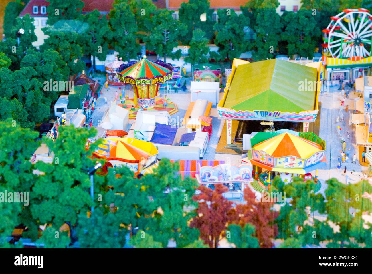 Oktoberfest funfair fairground hi-res stock photography and images - Alamy