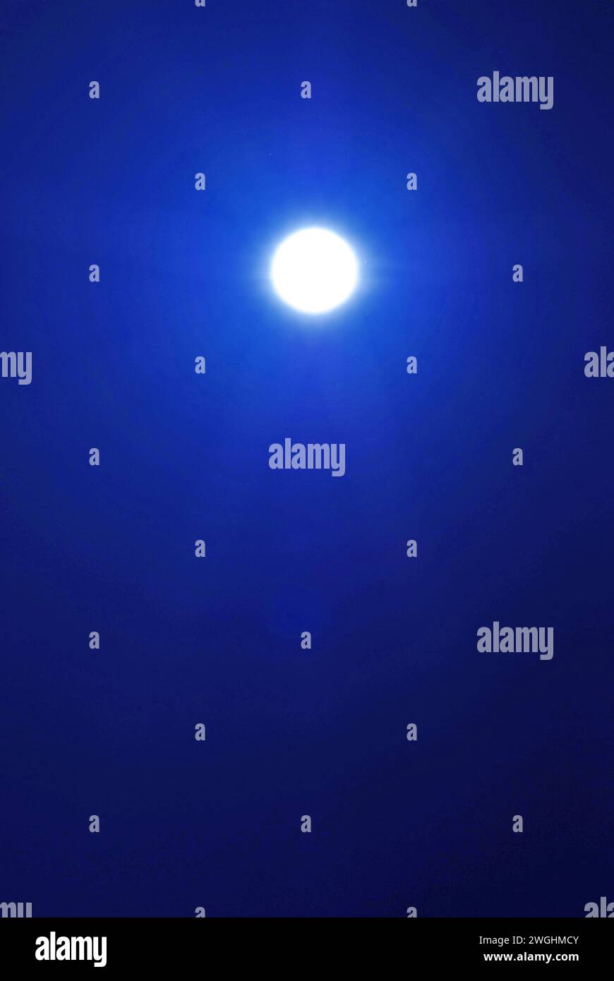 Radiant sun hi-res stock photography and images - Alamy