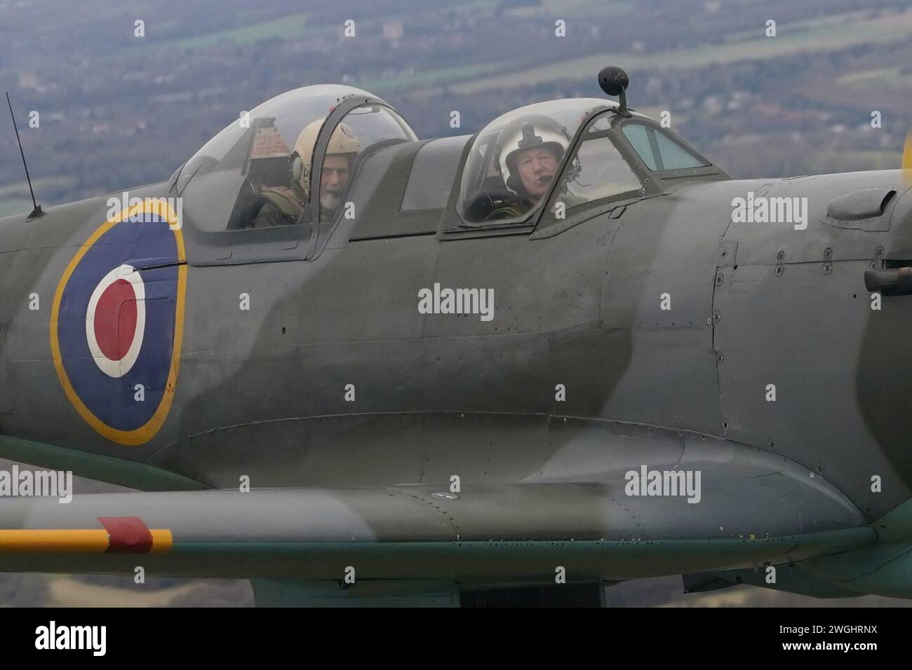 102 Year Old Jack Hemmings Afc Left Flies A Spitfire Plane To Mark