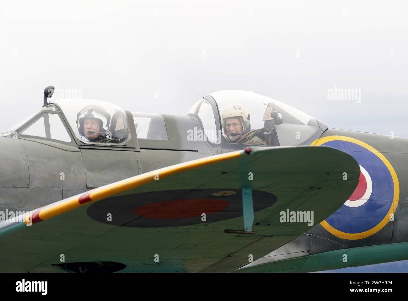 102 Year Old Jack Hemmings Afc Right Flies A Spitfire Plane To Mark