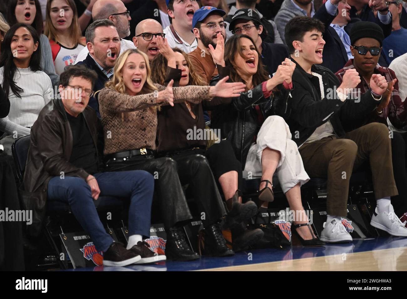Celebrities watch the visiting Utah Jazz lose to the home town New York ...