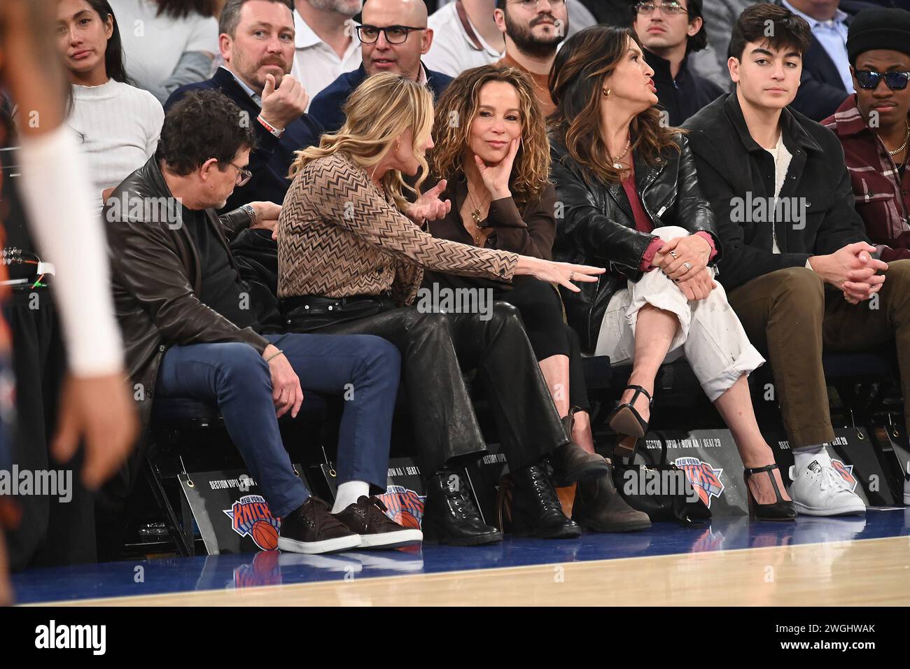 Celebrities watch the visiting Utah Jazz lose to the home town New York ...