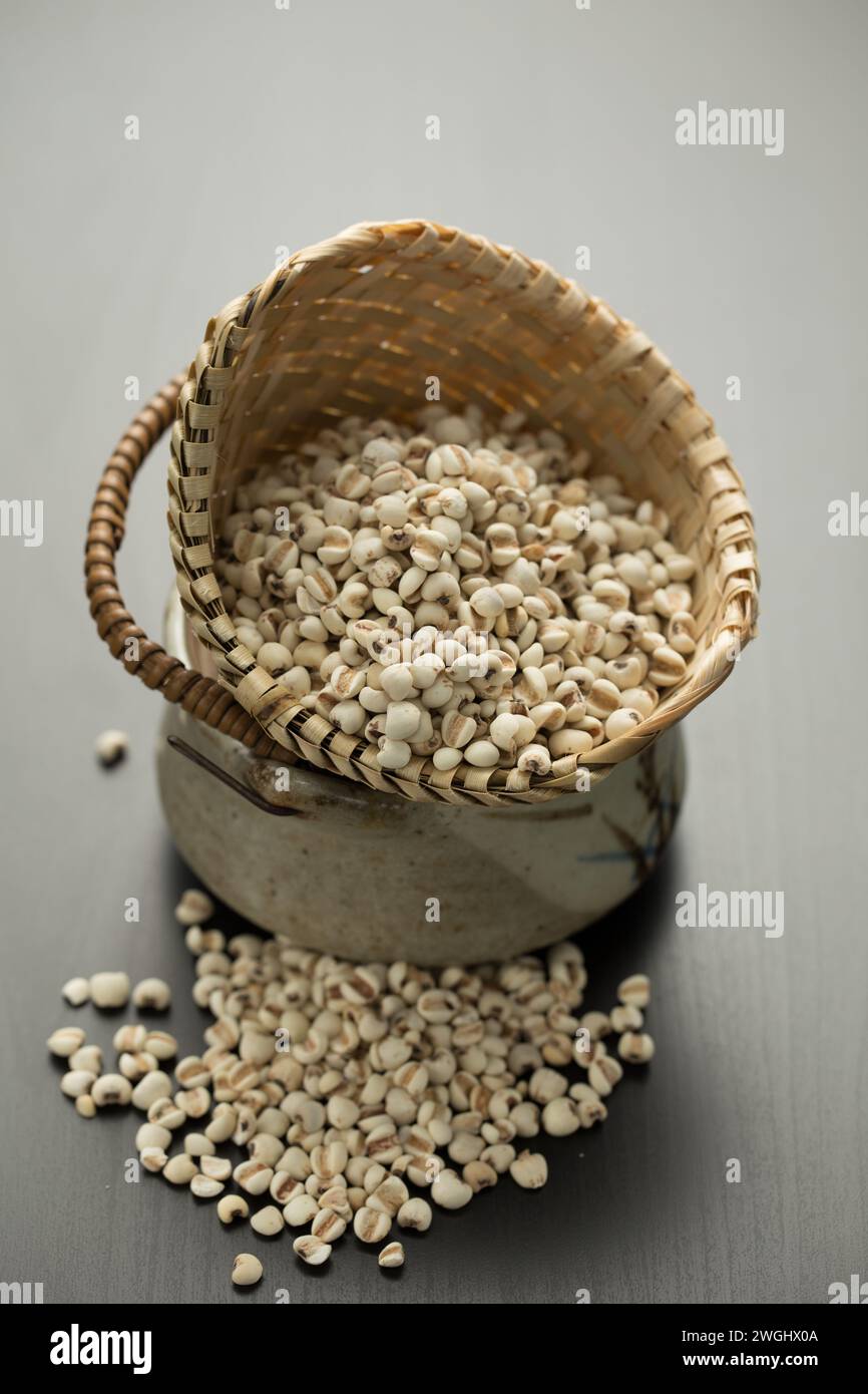 Jobs tears seeds hi-res stock photography and images - Alamy