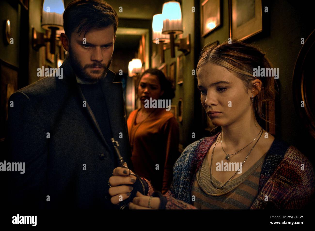 Baghead Jeremy Irvine, Ruby Barker & Freya Allan Stock Photo - Alamy