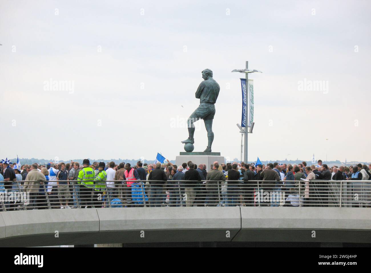 The Bobby Moore statue at Wembley Stadium Stock Photo - Alamy