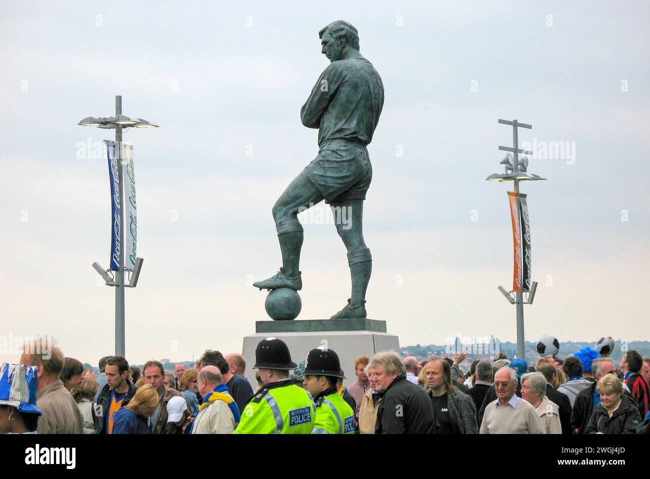 The Bobby Moore statue at Wembley Stadium Stock Photo - Alamy