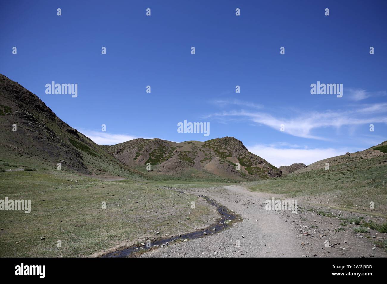 View of Yolyn Am the amazing george in Mongolia Stock Photo - Alamy