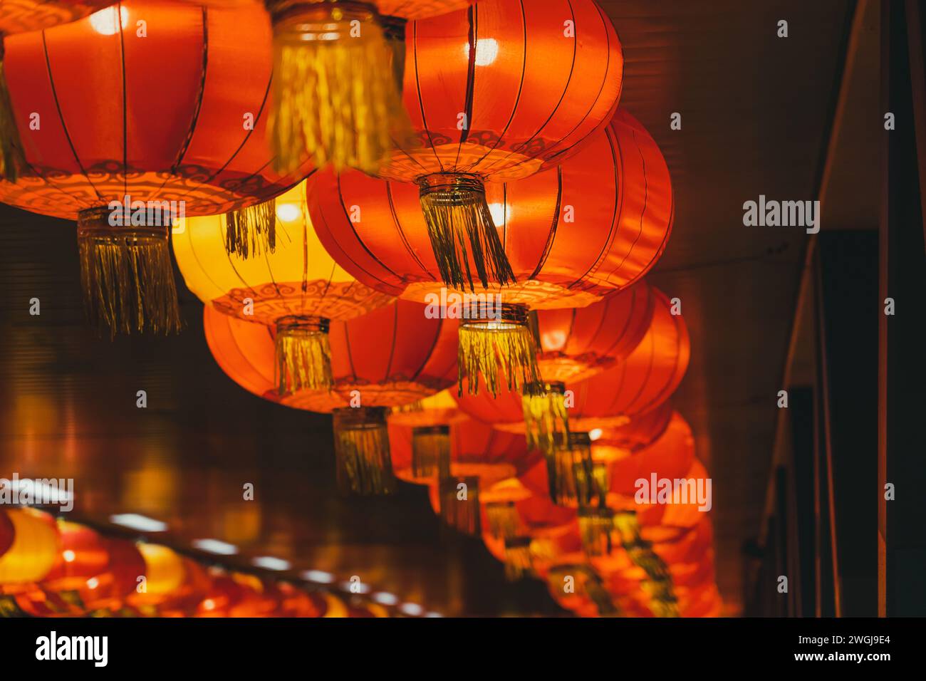 Row beautiful paper lanterns hi-res stock photography and images - Alamy