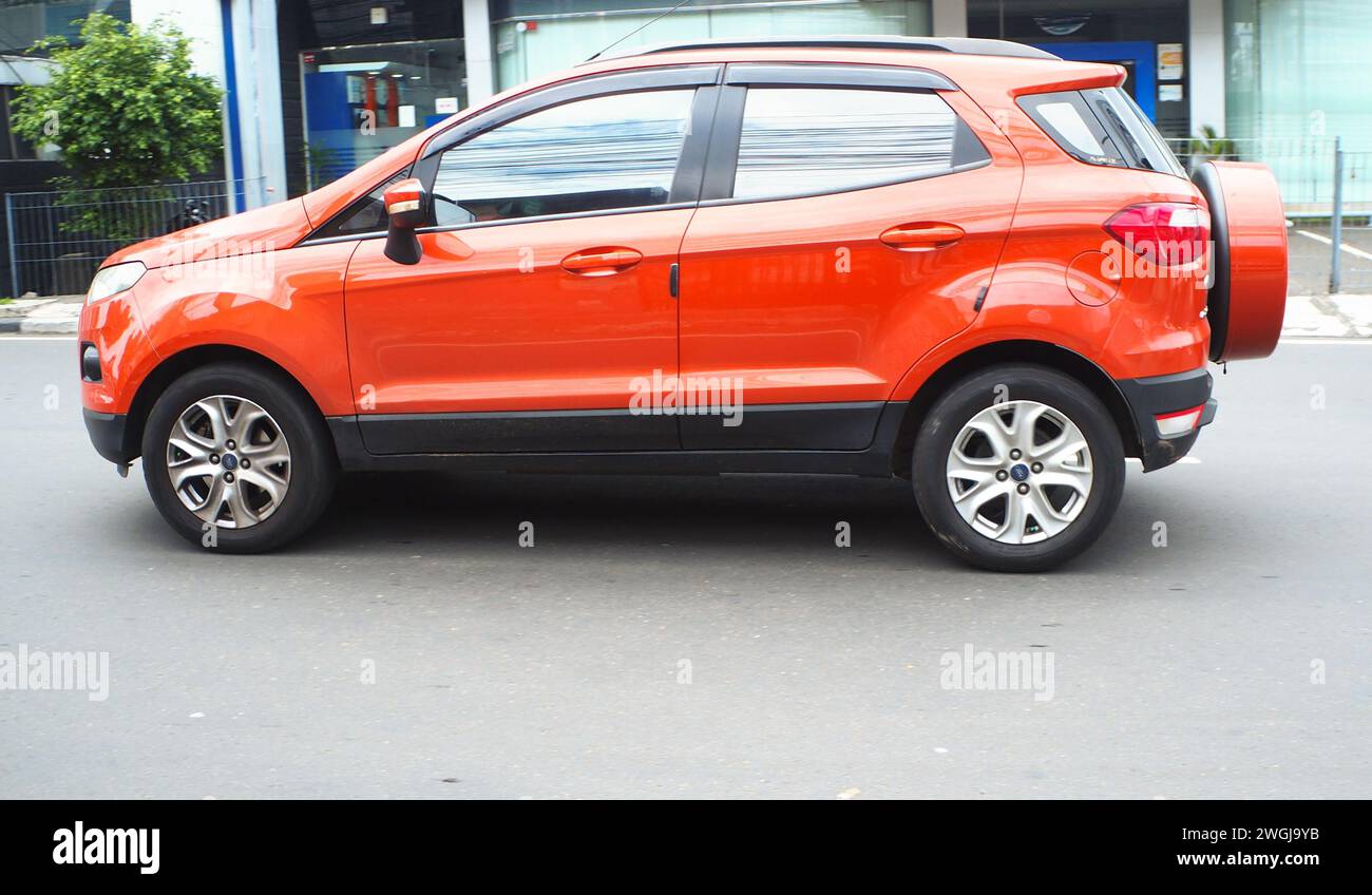 Ford Eco Sport Titanium car, driving in commercial area, Radio Dalam ...