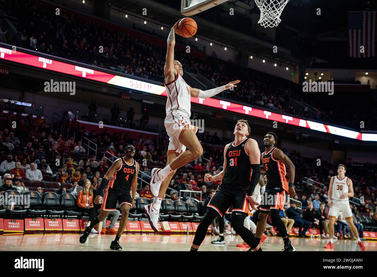 USC Trojans guard Kobe Johnson (0) misses a dunk attempt against Oregon ...