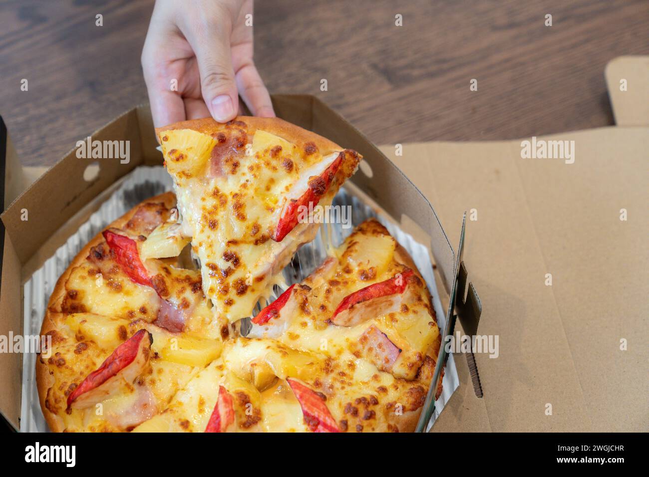 Group asian women enjoy lunch hi-res stock photography and images - Alamy