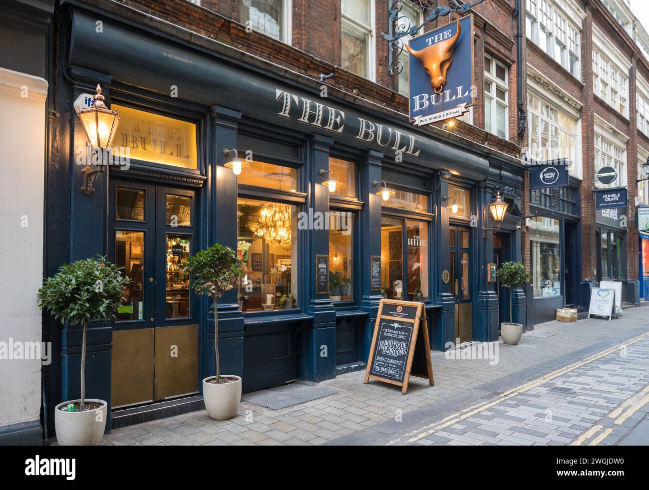 Hide london restaurant hi-res stock photography and images - Alamy