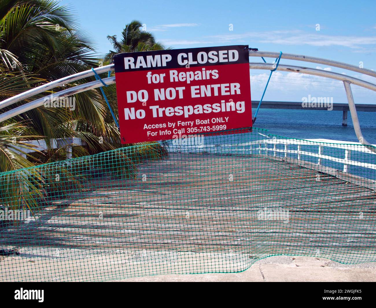 Ramp closed sign hi-res stock photography and images - Alamy