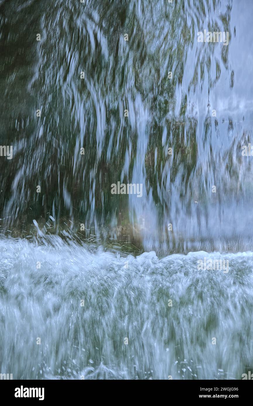 Part churning waterfall river hi-res stock photography and images - Alamy