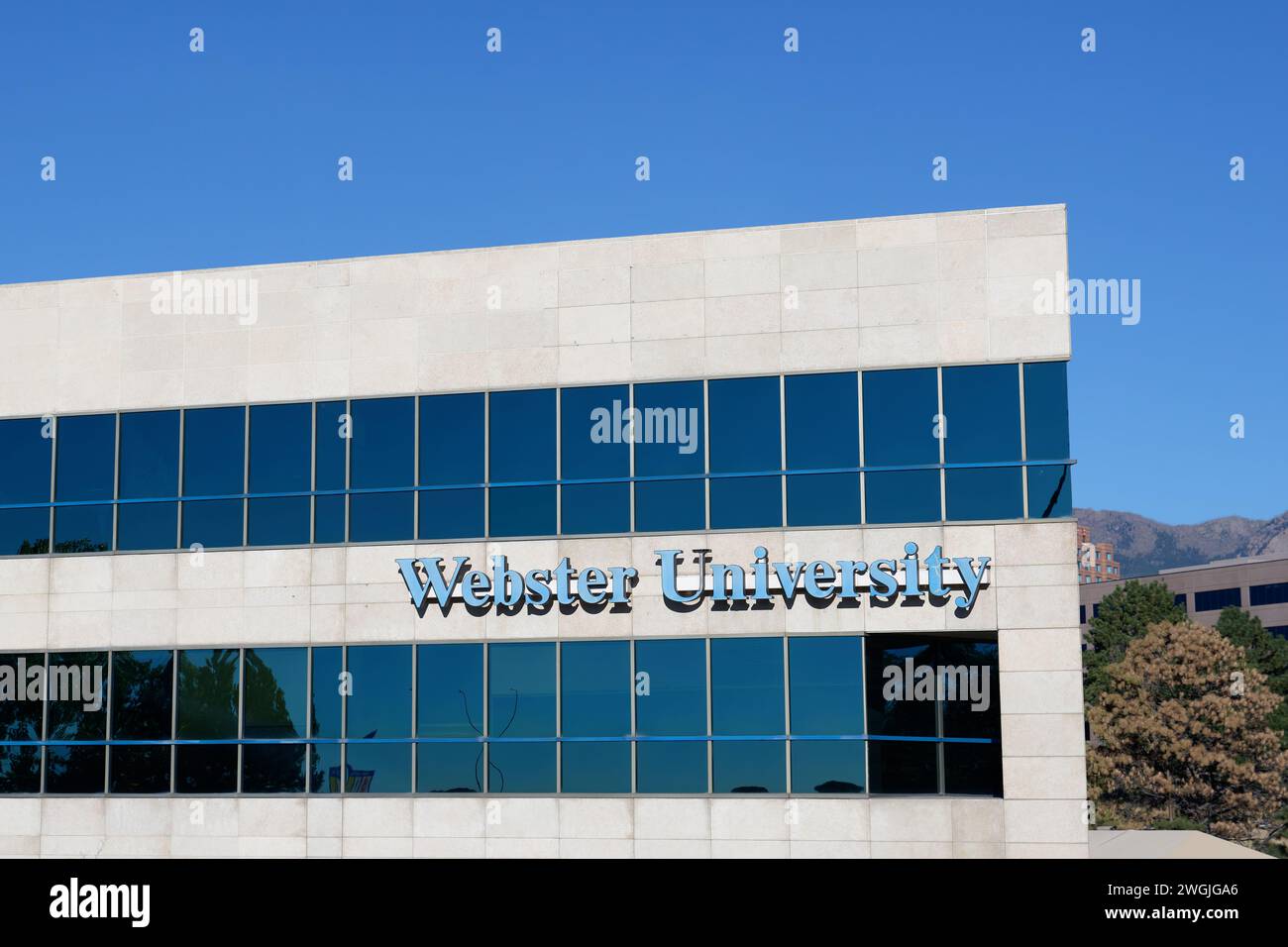 Campuses hi-res stock photography and images - Alamy