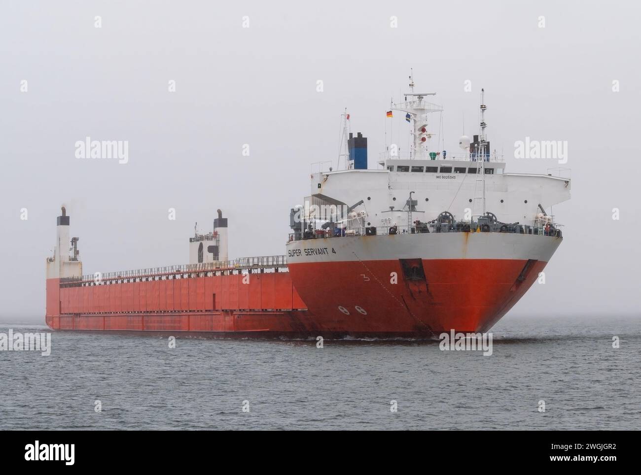 Super servant 4 hi-res stock photography and images - Alamy