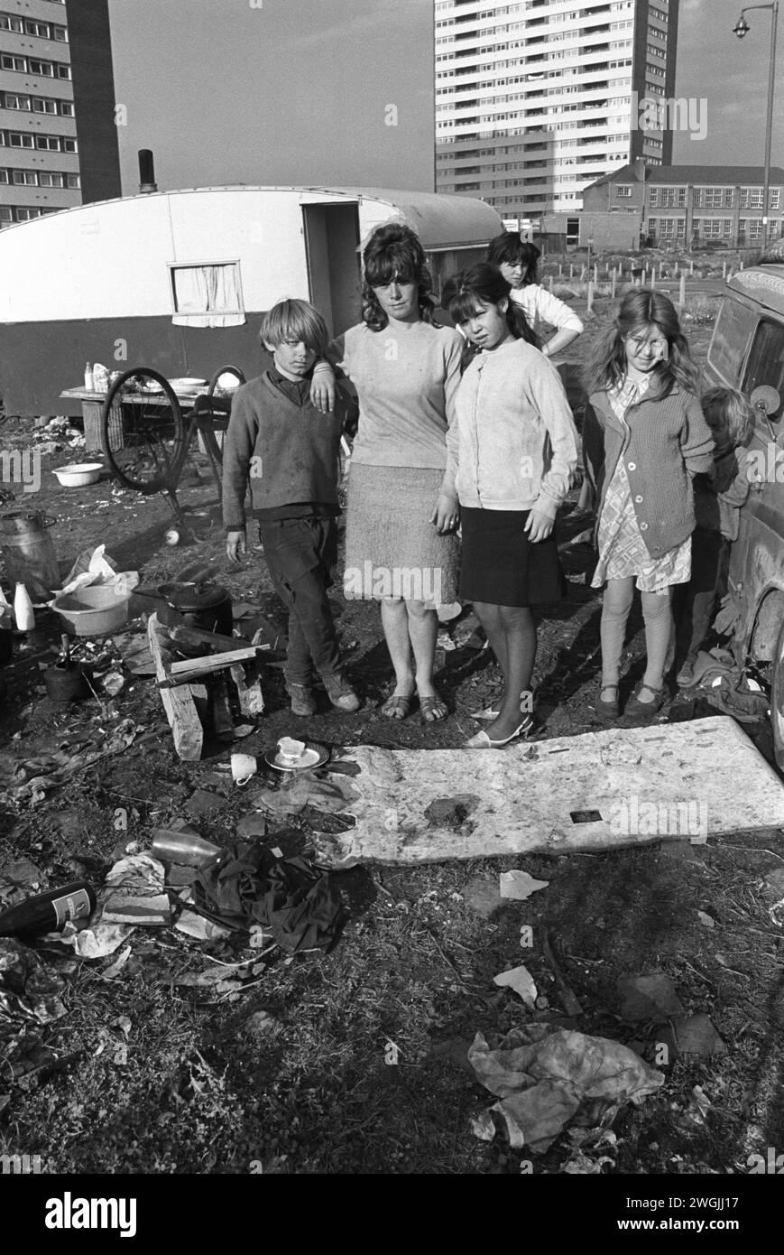 Tinkers caravan hi-res stock photography and images - Alamy