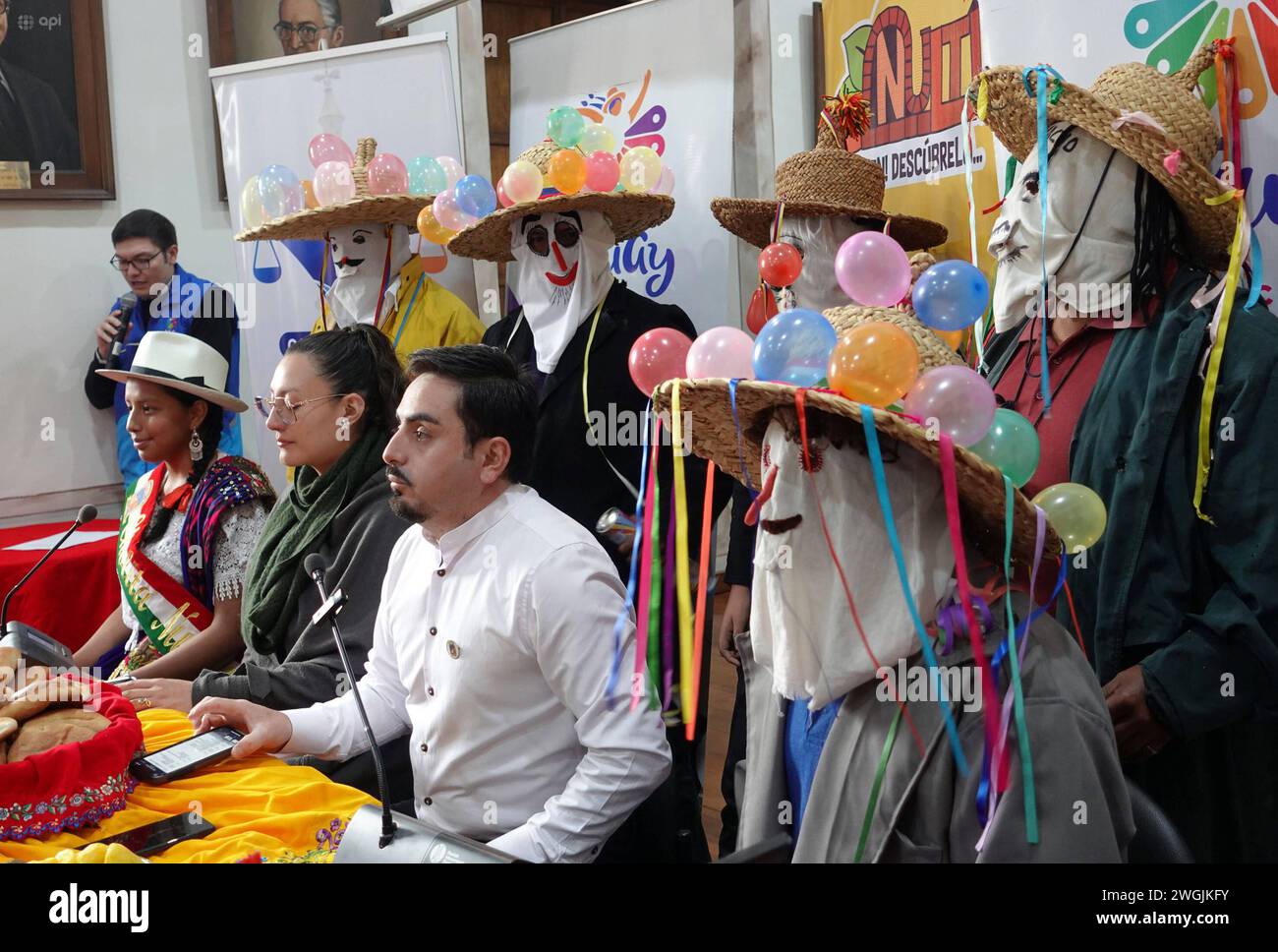 CUENCA-LANZAMIENTO CARNAVAL DE LOS RUCOS NULTI. Cuenca,Ecuador 5 de ...