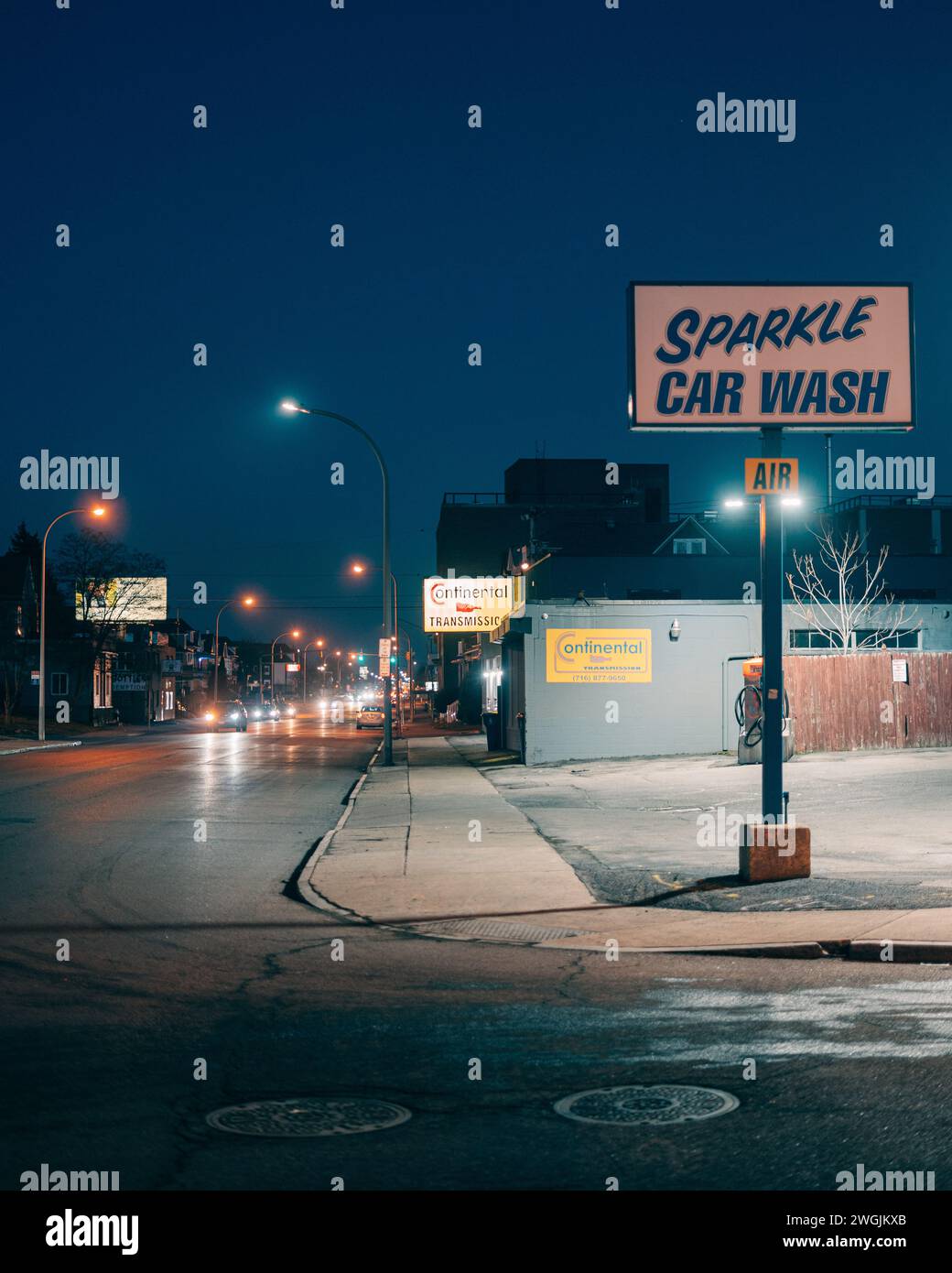 Night car wash hi-res stock photography and images - Alamy