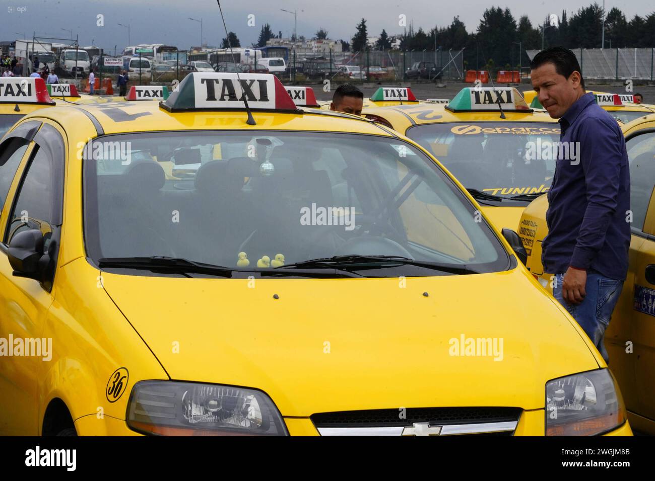REGULARIZACION TAXIS Quito 5 de Feb 2024. Gremios de Taxistas protestan ...