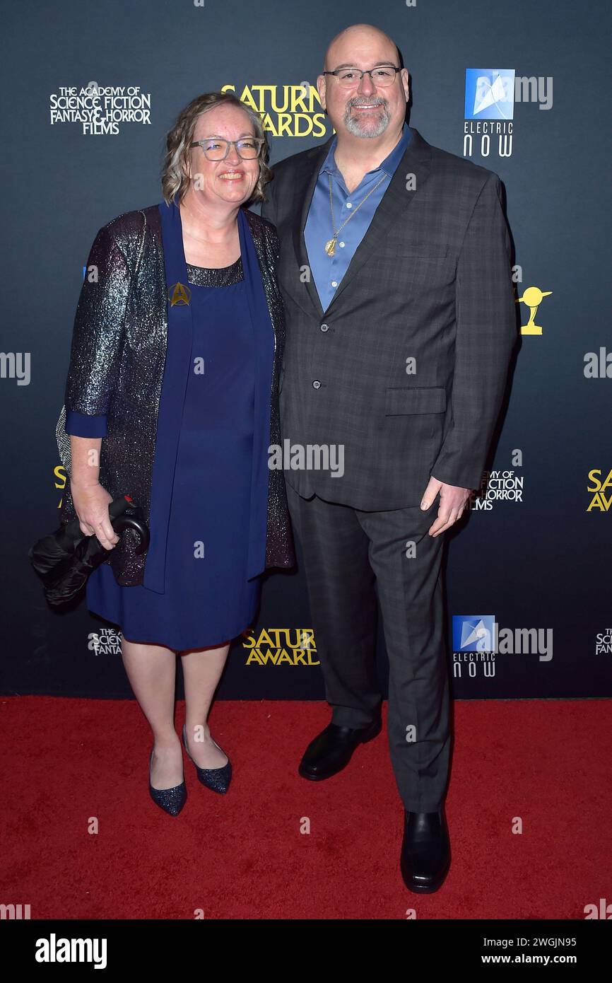 David C Fein mit Begleitung bei der Verleihung der 51. Saturn Awards ...