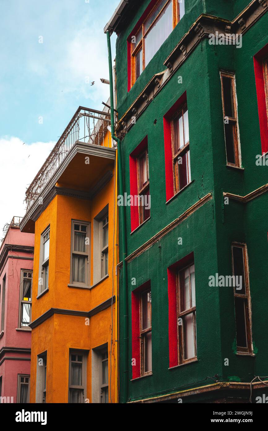 Red facade hi-res stock photography and images - Alamy