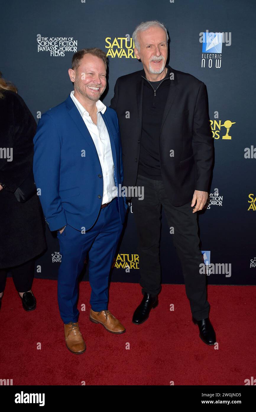 James Cameron mit Gast bei der Verleihung der 51. Saturn Awards 2024 im ...