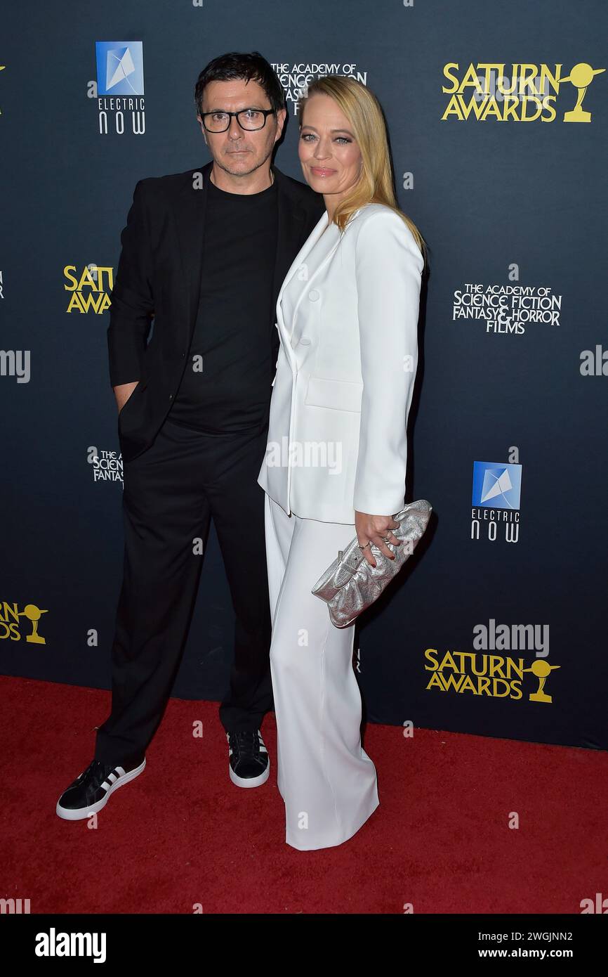 Jeri Ryan mit Begleitung bei der Verleihung der 51. Saturn Awards 2024 ...
