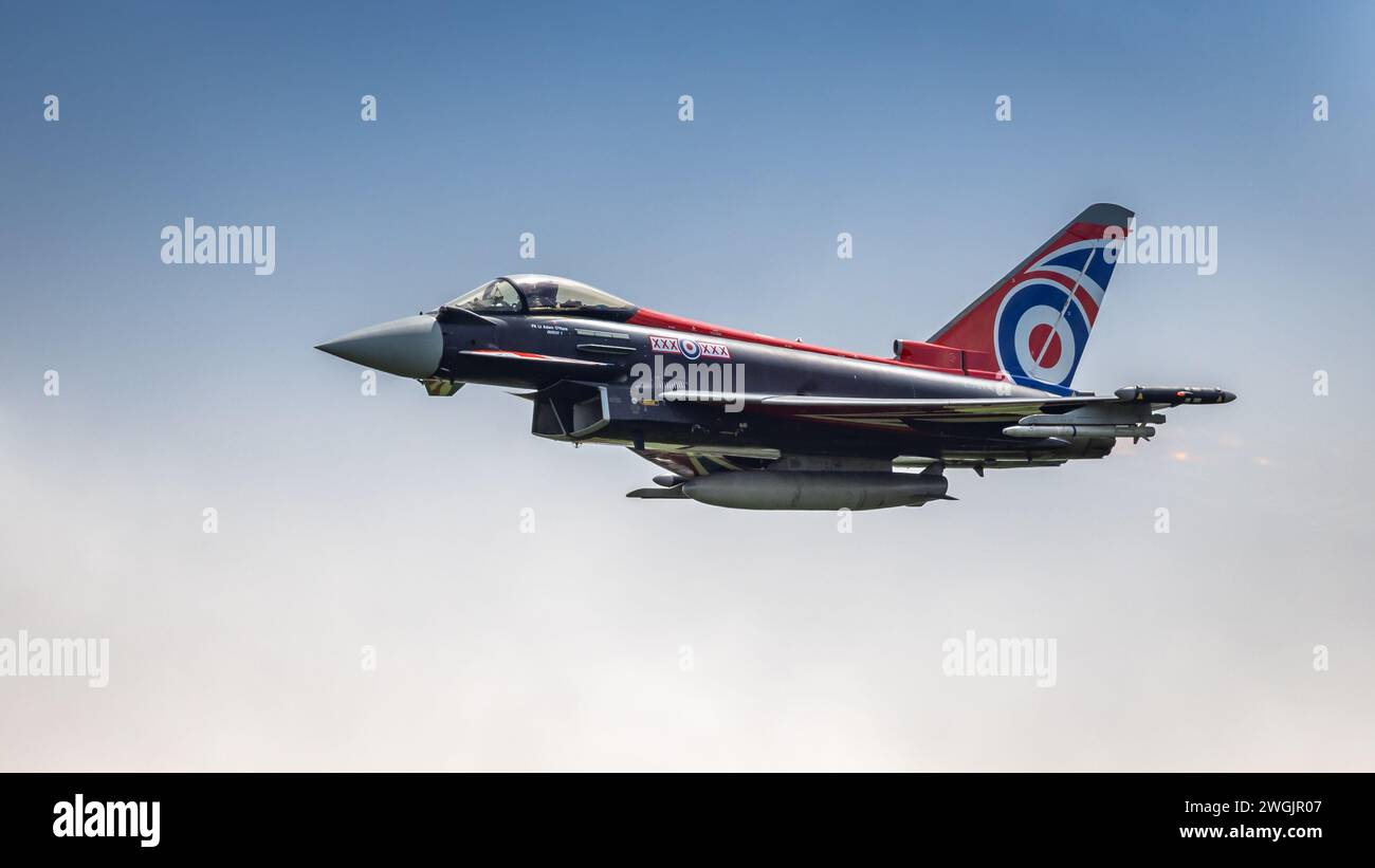 Raf eurofighter typhoon landing gear hi-res stock photography and ...