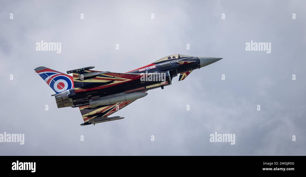 Raf eurofighter typhoon landing gear hi-res stock photography and ...