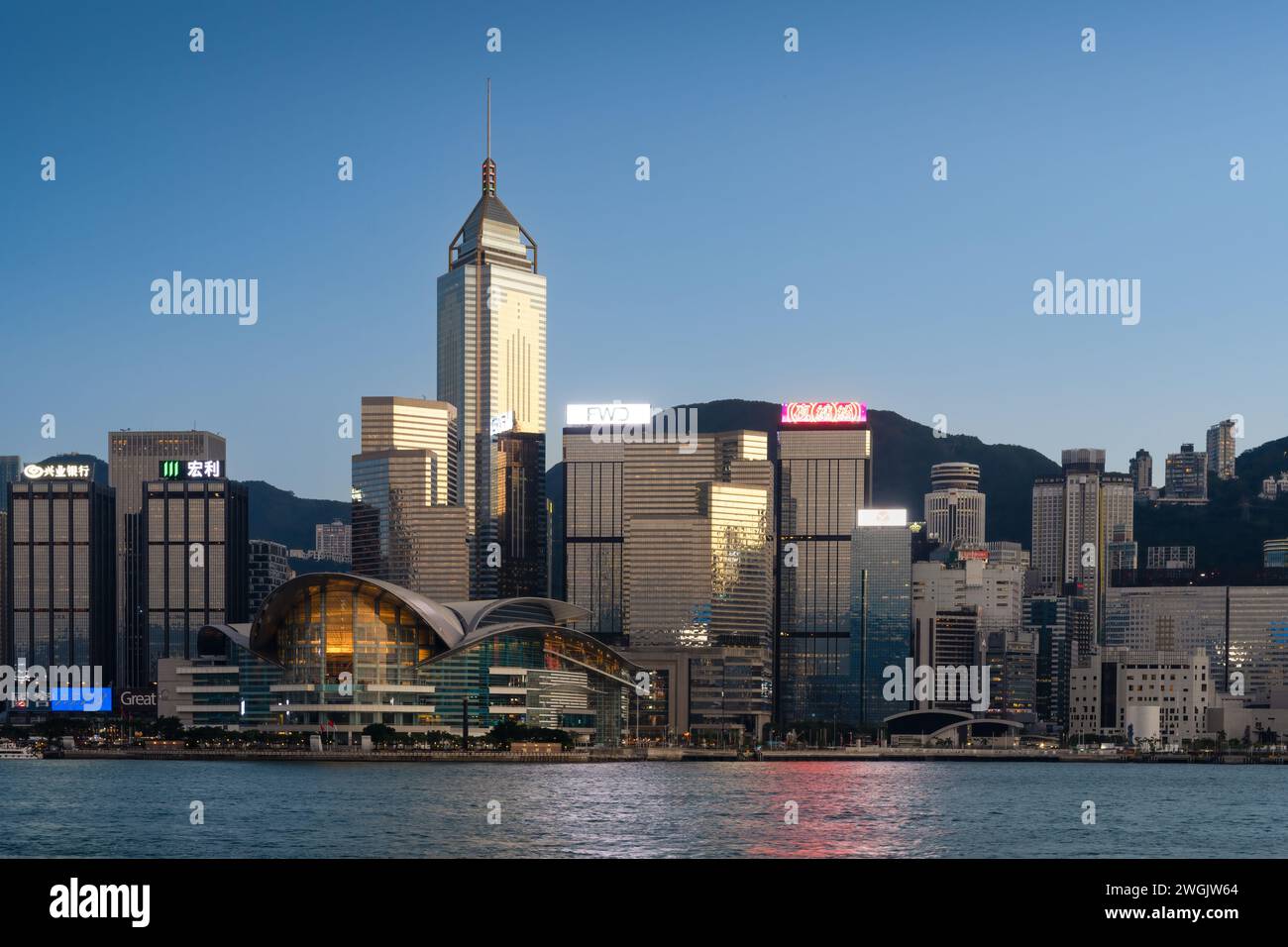 Stunning view modern urban skyline hi-res stock photography and images ...