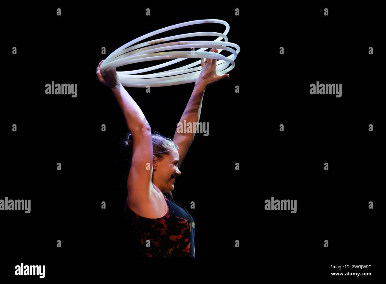 Throw poi hi-res stock photography and images - Alamy